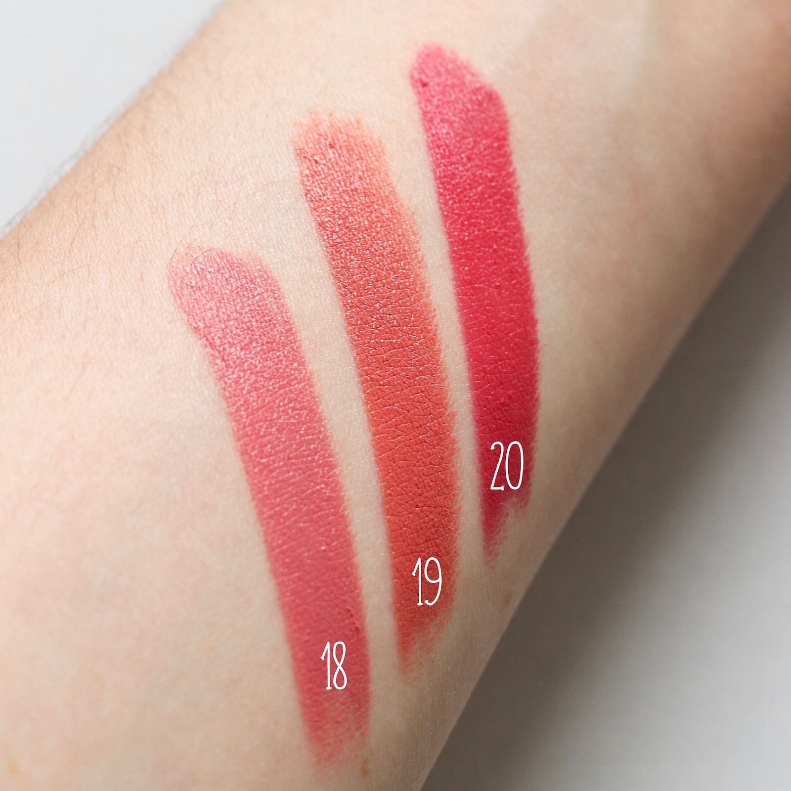 « JARDIN SECRET », DES ROUGES À LÈVRES À TOMBER - Peau neuve